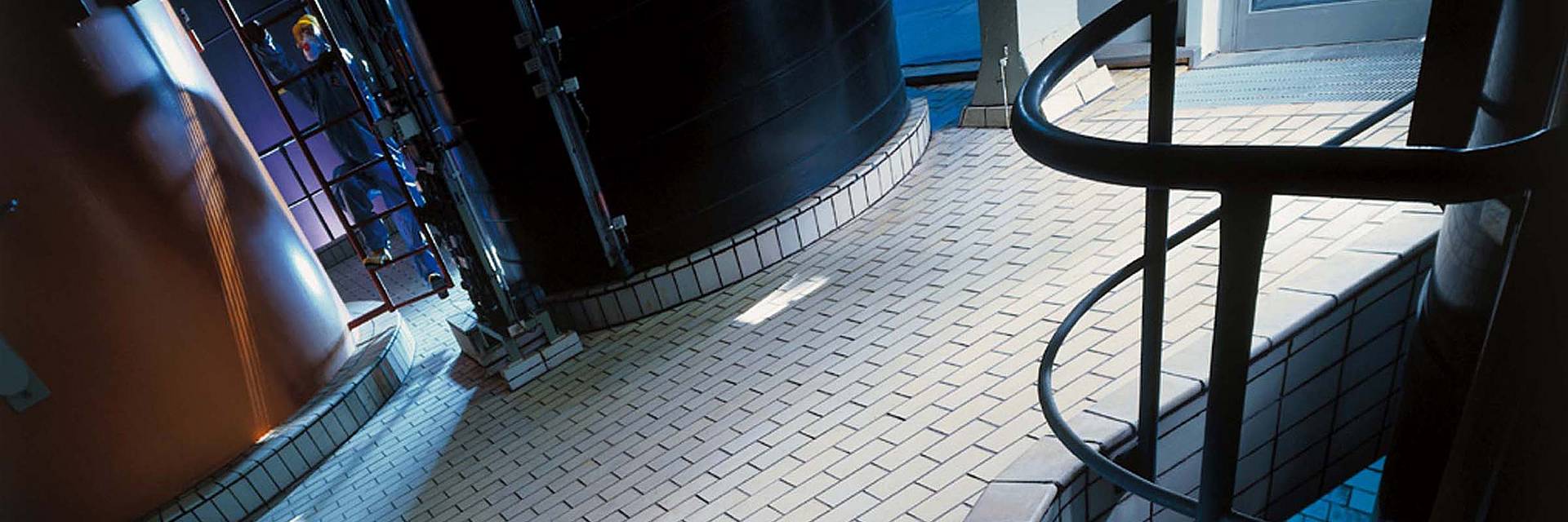 Acid resistant tile linings | Steuler Linings